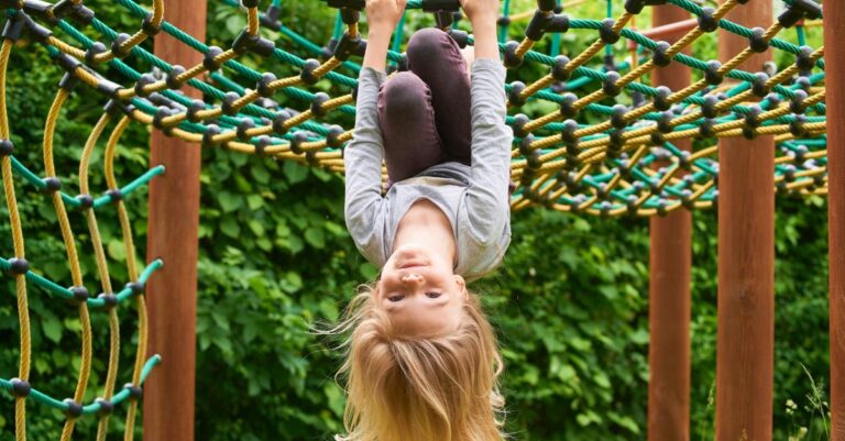 Outdoor Vs. Indoor Playgrounds – What’s Best For Your Child? – Oregon Kid